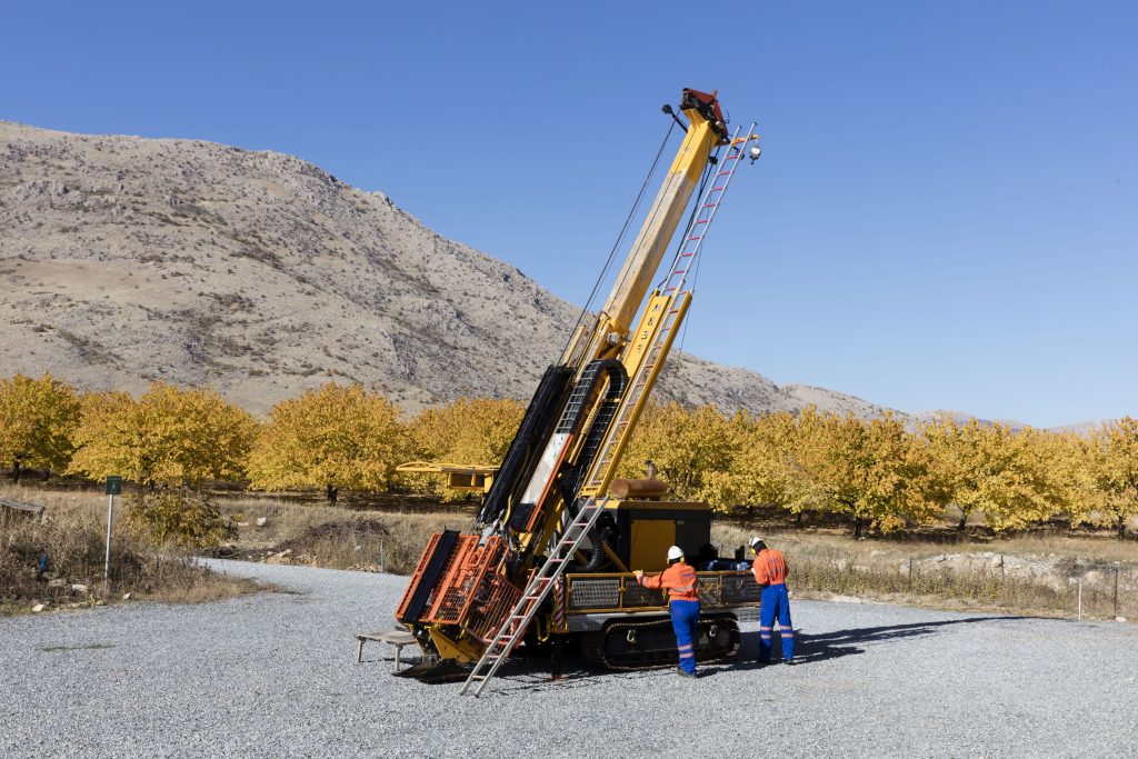 EQUIPMENT - Clinton Machine